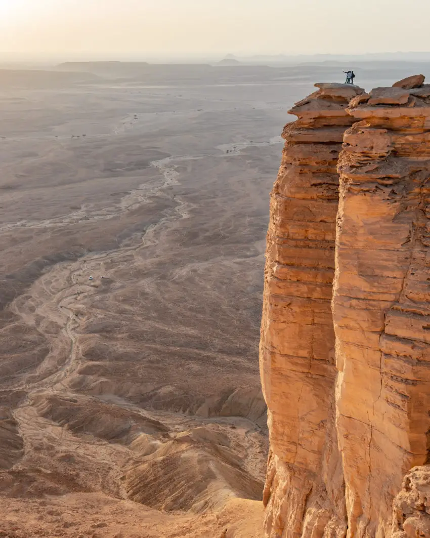 How to Visit the Edge of the World in Riyadh (Complete Guide)